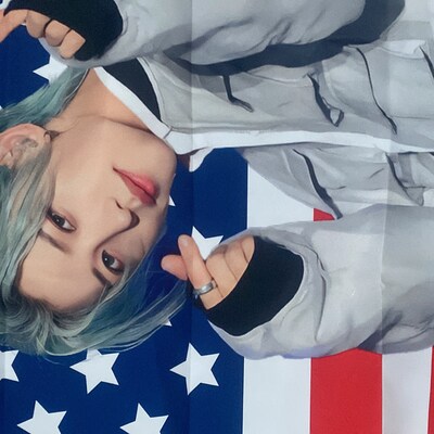 Loona Chuu Salute Flag Banner, Chuu American Flag Tapestry, Chuu Merch ...