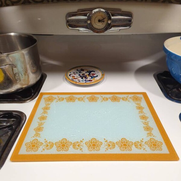 Vintage Pyrex Spring Blossom Green / Crazy Daisy Pattern Influenced ...