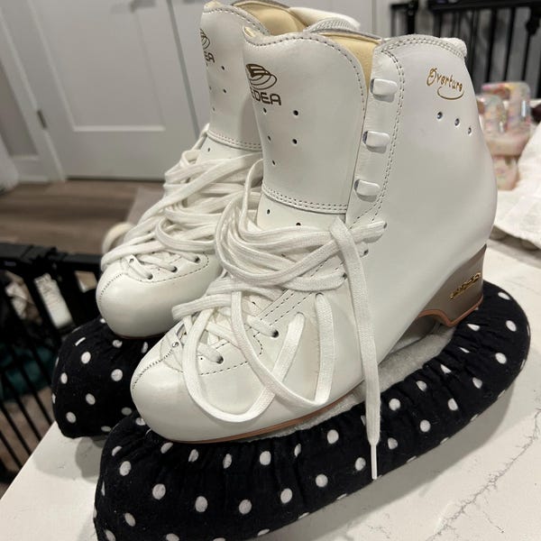 Pale Pink W/ Bows Super Puffy Ice Skate Skating Soakers Blade Covers ...