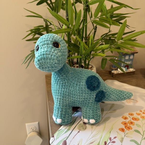 Mama & Mini Brontosaurus Crochet Pattern – Low Sew Dinosaur Amigurumi ...