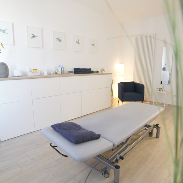 PRINT Flying Bumblebee, Bumblebees Butt, Realistic Bumblebee Wall Art, Zoological Illustration ...