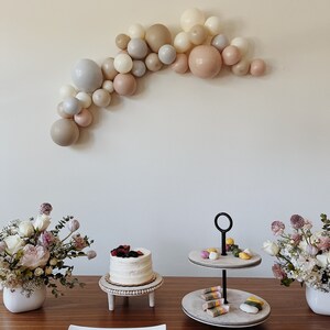 In the Buff Neutral Balloon Garland Kit With Mocha Cameo Pale - Etsy