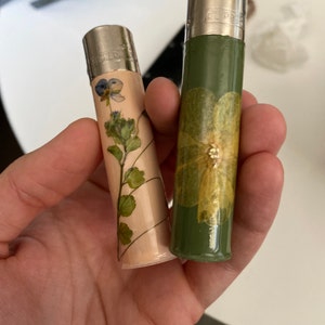 REAL FLOWER LIGHTER Pink Refillable Lighter With Real Pressed Forget Me ...