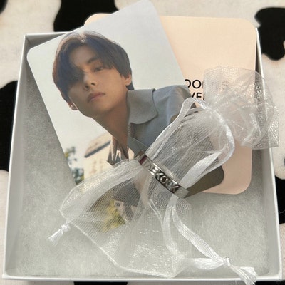 SKZ Compass Necklace - Etsy