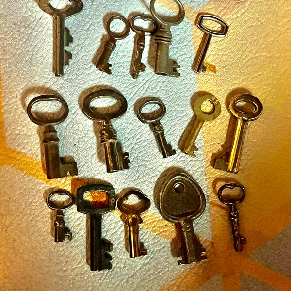 Skeleton Key - Rare Antique GENUINE Frog-legs Bow French Chalet Key ...