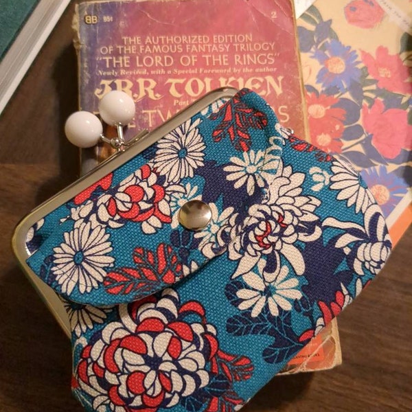 Rose Weaved Metal Clasp Pouch / Kiss Lock Makeup Pouch / Japanese ...