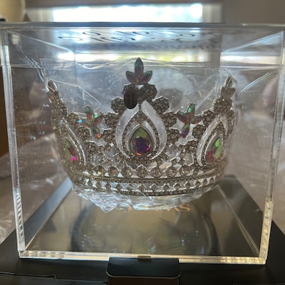 Quinceanera Crown or Tiara Display Box Beautiful Sturdy Acrylic Box ...