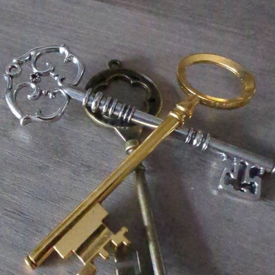 Silver & Brass Replica Vintage Keys Skeleton Key Antique Gate Church ...