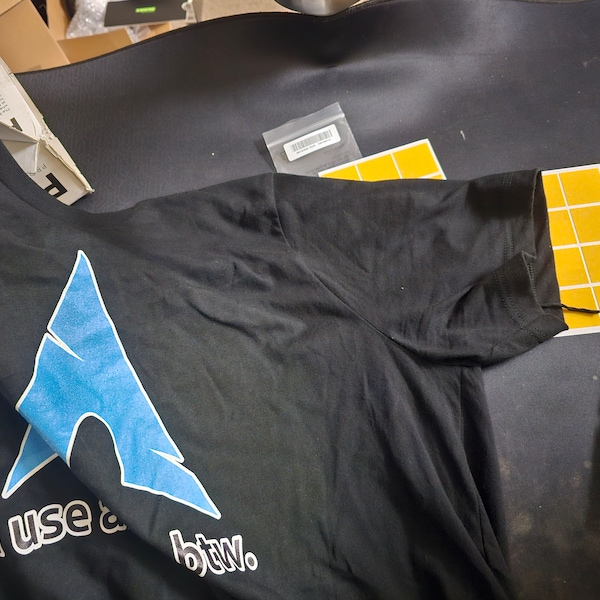 I Use Arch, Btw Vinyl Sticker - Kiss-cut, Perfect for Laptops ...