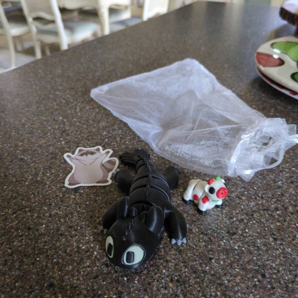 3D Printed Toothless and Light Fury Inspired Fidget Toy, Cute How to ...