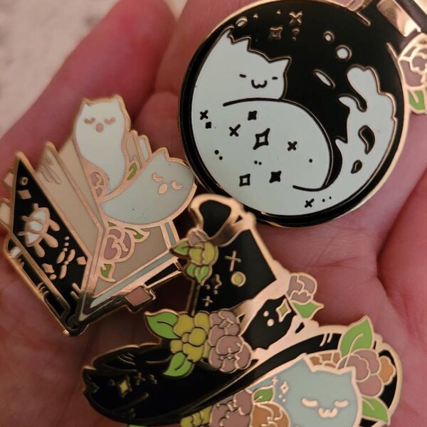 Witchy Ghost Cat (black) - Glow in the Dark Enamel Pin - Etsy