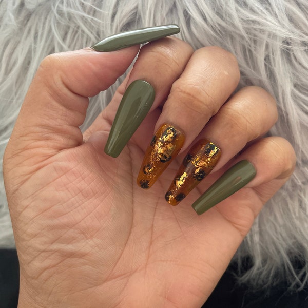 Whine Not :nail Artist. Custom Hand-painted Press-on Gel Nails. Gel ...