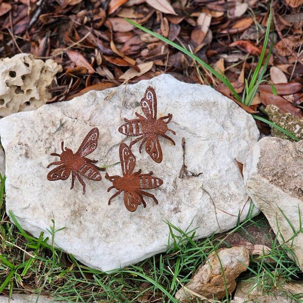 Rusty Metal Honey Bee- Rusty Insect - Pagan Garden Gift - Rusty Bee ...