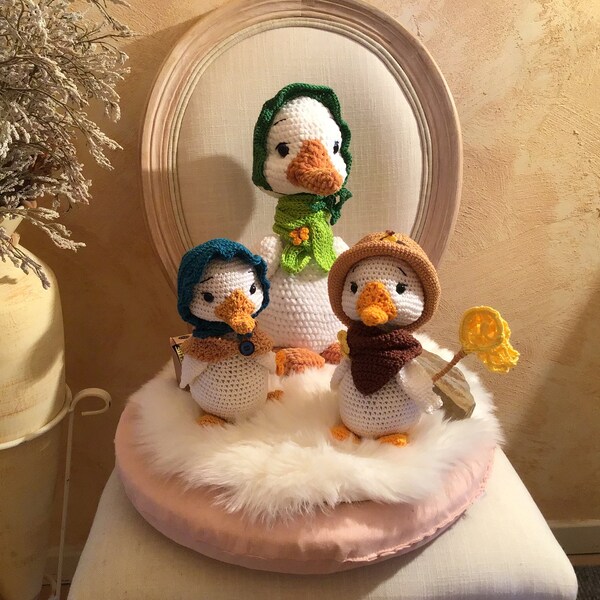 Crochet Goose Pattern. Amigurumi Goose in a Hat With Bandana and ...