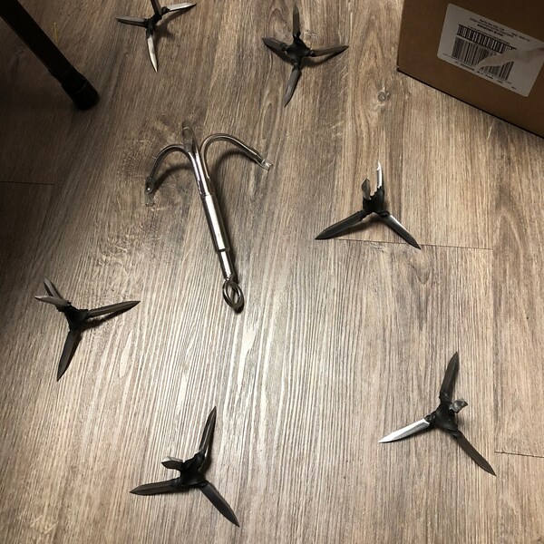 24 Pack of Hand-forged Twisted Caltrops - Etsy