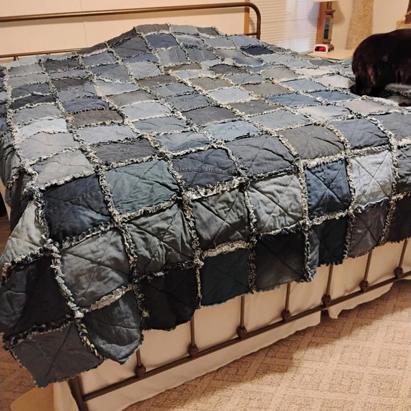 Blue Jeans Pockets Quilt - Custom Queen Size Quilt - Upcycled Denim ...