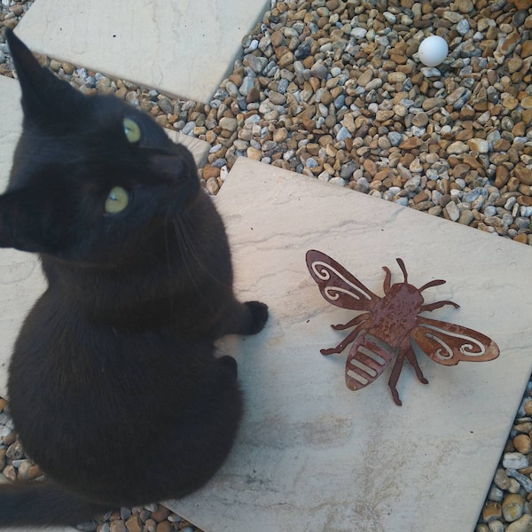 Large Rusty Metal Honey Bee- Rusty Insect - Pagan Garden Gift - Rusty ...