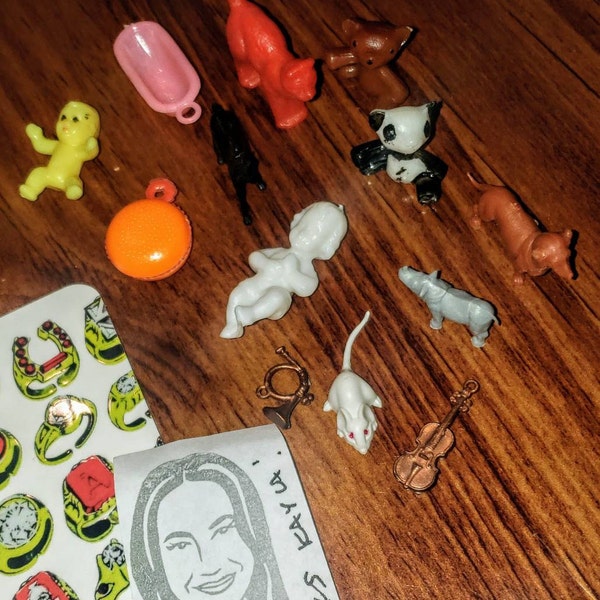 12pcs VINTAGE PLASTIC MINIATURES Mystery Mix Tiny Toys Lucky Dip Old ...