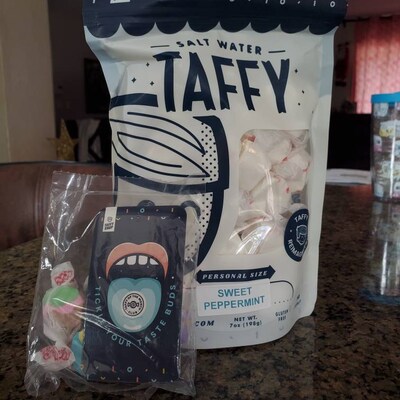Taffy Shop World's Best 7oz Salt Water Taffy Candy Candy Gift Soft and ...