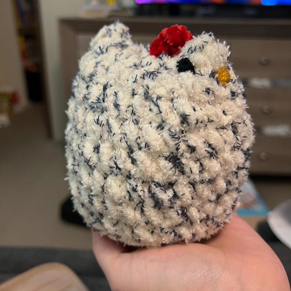 Mabel Chicken™ CROCHET PATTERN - Etsy UK