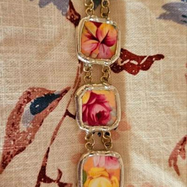 Broken China Fleur De Lis Pendant 31,780 - Etsy