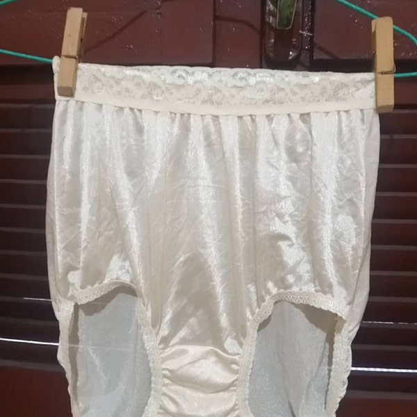 Vintage New Crown-ette Power-net Lace and Satin Shaping Slip Snow White ...