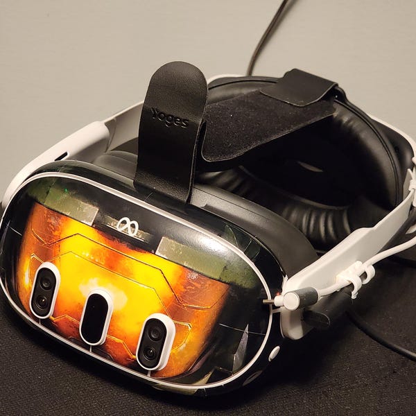 Custom Oculus Quest 2 Headset and Controller Skins - Etsy