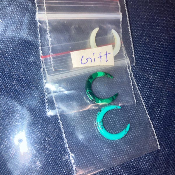 Pink Organic Gemstone Pincher Good Quality Handmade Item Carving Custom ...