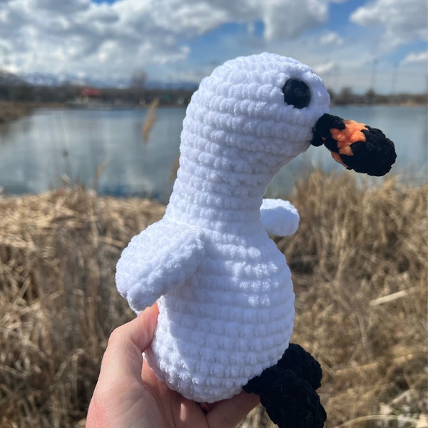 Hank the Goose Crochet Pattern: Amigurumi Duck Plushie (PDF Pattern) - Etsy