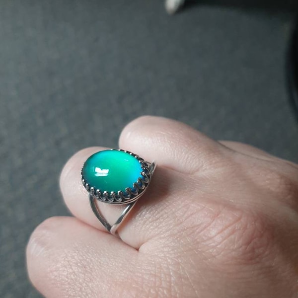 Silver Oval Mood Ring| Mood Jewelry | Silver Color Changing Mood Stone ...