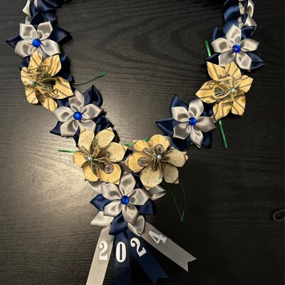 Closed-end Graduation Lei in Royal Blue and Gold With 5 Flowers. - Etsy