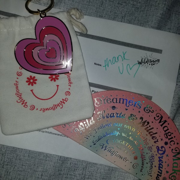 Y2K Aesthetic Heart Keychain - Cute Enamel Keychain in Pink Purple or ...