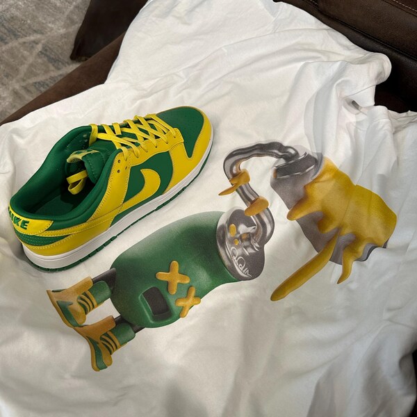 Sneakerhead Badge Sneaker Tee Casual Unisex Cotton Sneaker T-shirt to ...