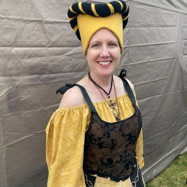 Escoffion - Female Medieval Headwear - Medieval Clothing for A Lady ...