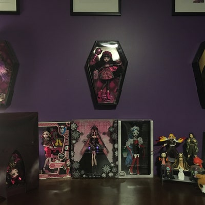 Monster High Haunt Couture Style Display Shelf Buy Multiples and Save ...