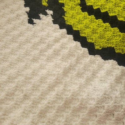 Cute Bumblebee Graph and Pattern C2C & Tapestry Crochet Crochet Bee ...