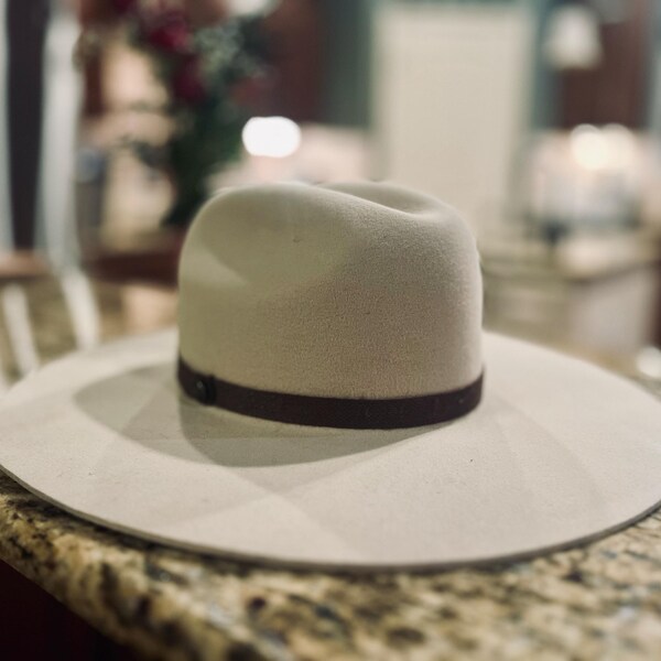 50/50 Beaver Rabbit Blend Hat Body. 220 Grams. Big Brim. Ivory. Ready ...