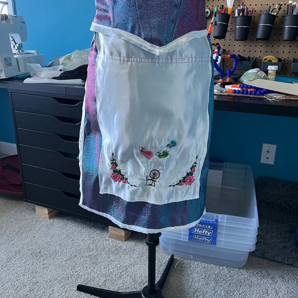 Spinning Wheel Filled Digitized Machine Embroidery Design Pattern ...