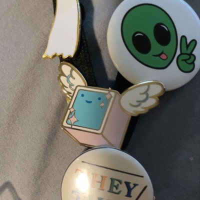 Cute TEMPBOT From Bee and Puppycat Hard Enamel Gold Cast Lapel Pin ...