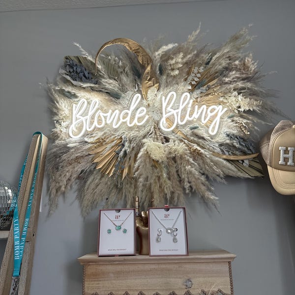 Pampas and Neon Sign, Salon Flower Decor, Glow Sign Decor, Dried ...