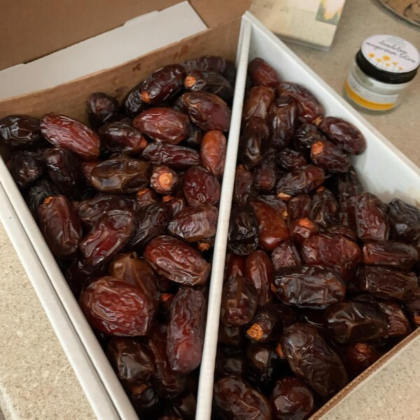 5lbs Choice MEDJOOL Dates - Medium/large Size - Golden Dates Farm - Etsy