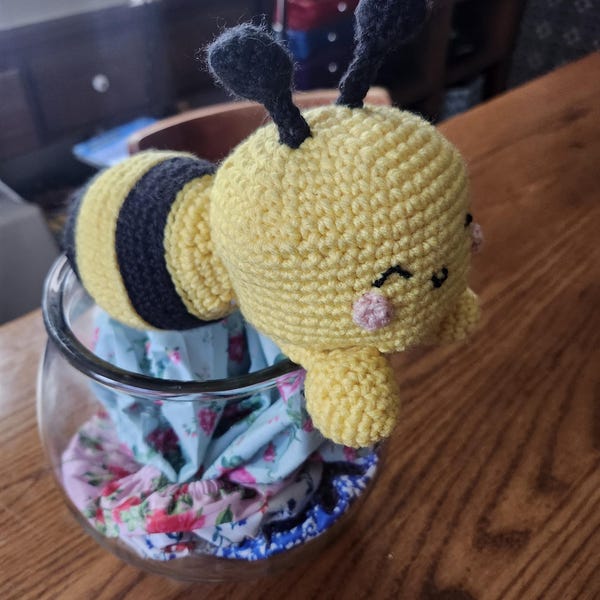 Sleeping Bee Crochet Pattern, Simple Beginners Amigurumi Animal ...
