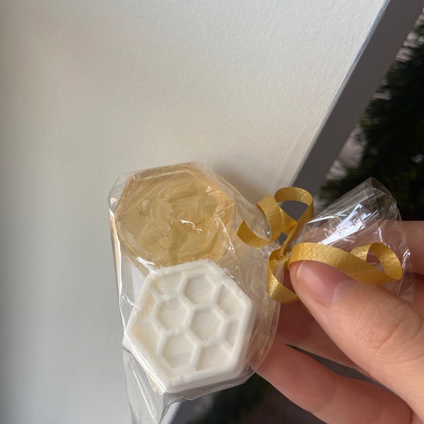 20 Bee & Honeycomb Honey Oatmeal Soaps, Handmade Mini Soap for Mommy to ...