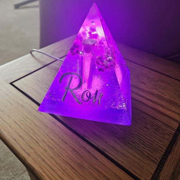 LIGHT UP MEMORIAL Lamp// Custom Eco Resin Pyramid, Cremains Memorial ...