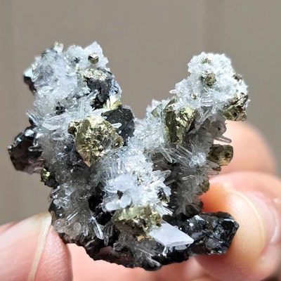 Stunning Quartz Whit Chlorite Inclusions Whit Hematite Natural Minerals ...