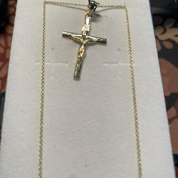 14k Solid Gold INRI Crucifix Pendant - Dainty Cross Necklace - Etsy