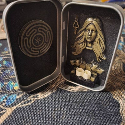 Pocket Shrine for the Goddess Hecate, Miniature Hekate Altar, Offering ...