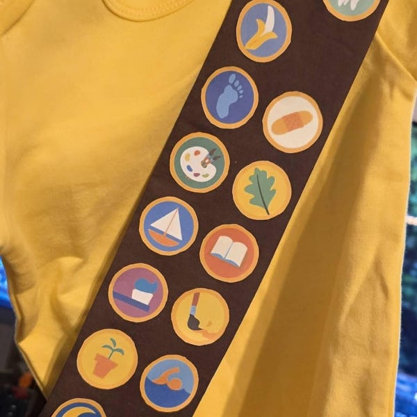 Paquete de imágenes prediseñadas de insignias de Up Russel, imágenes ...