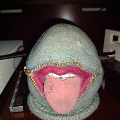 Garden Decor Zippered Tongue Rock Statue Unusual Odd Weird Strange ...