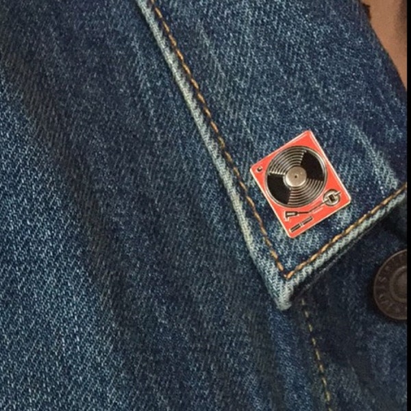 Record Player Enamel Pin - Record Player Brooch - Etsy